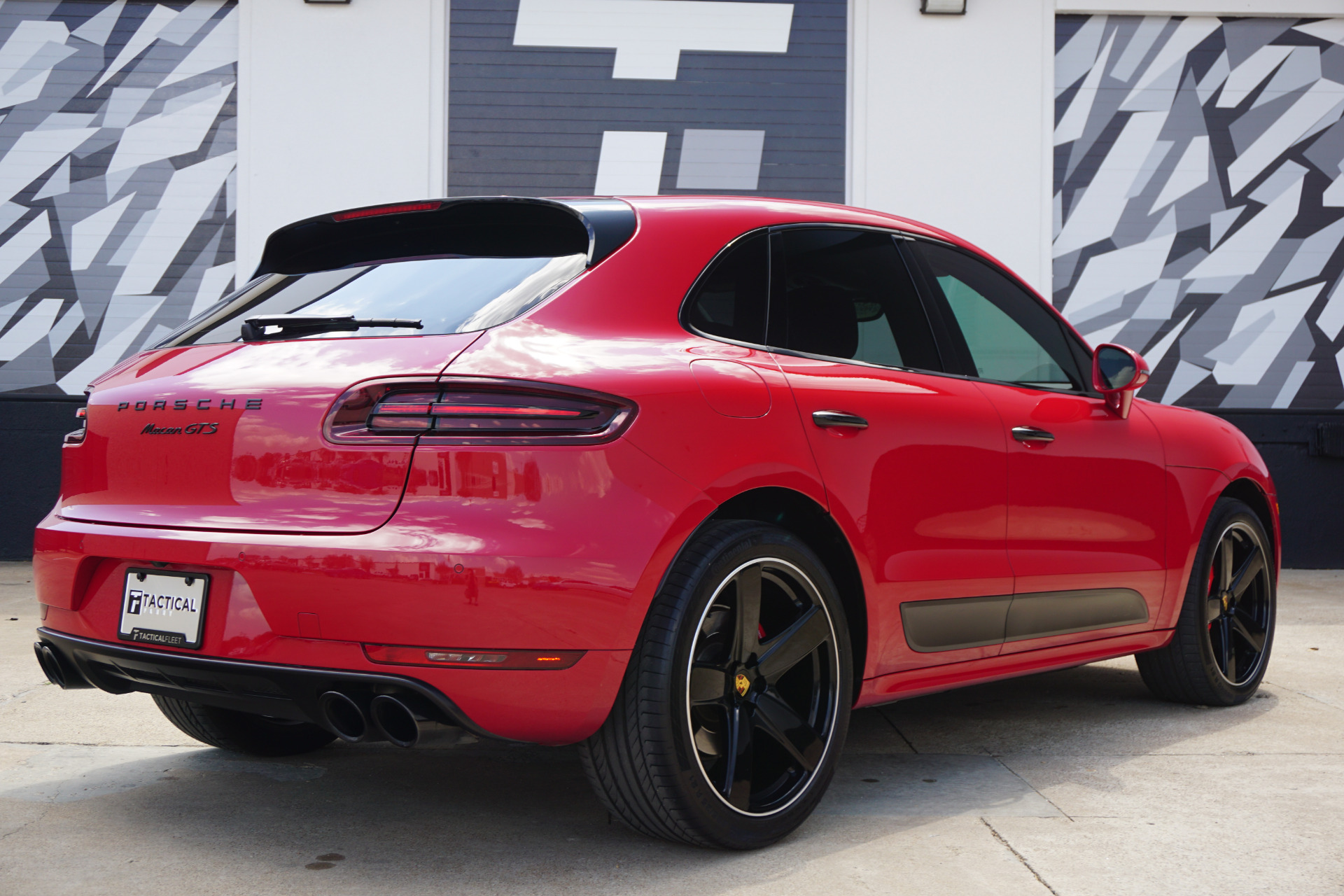 2017 Porsche Macan - Tactical Fleet